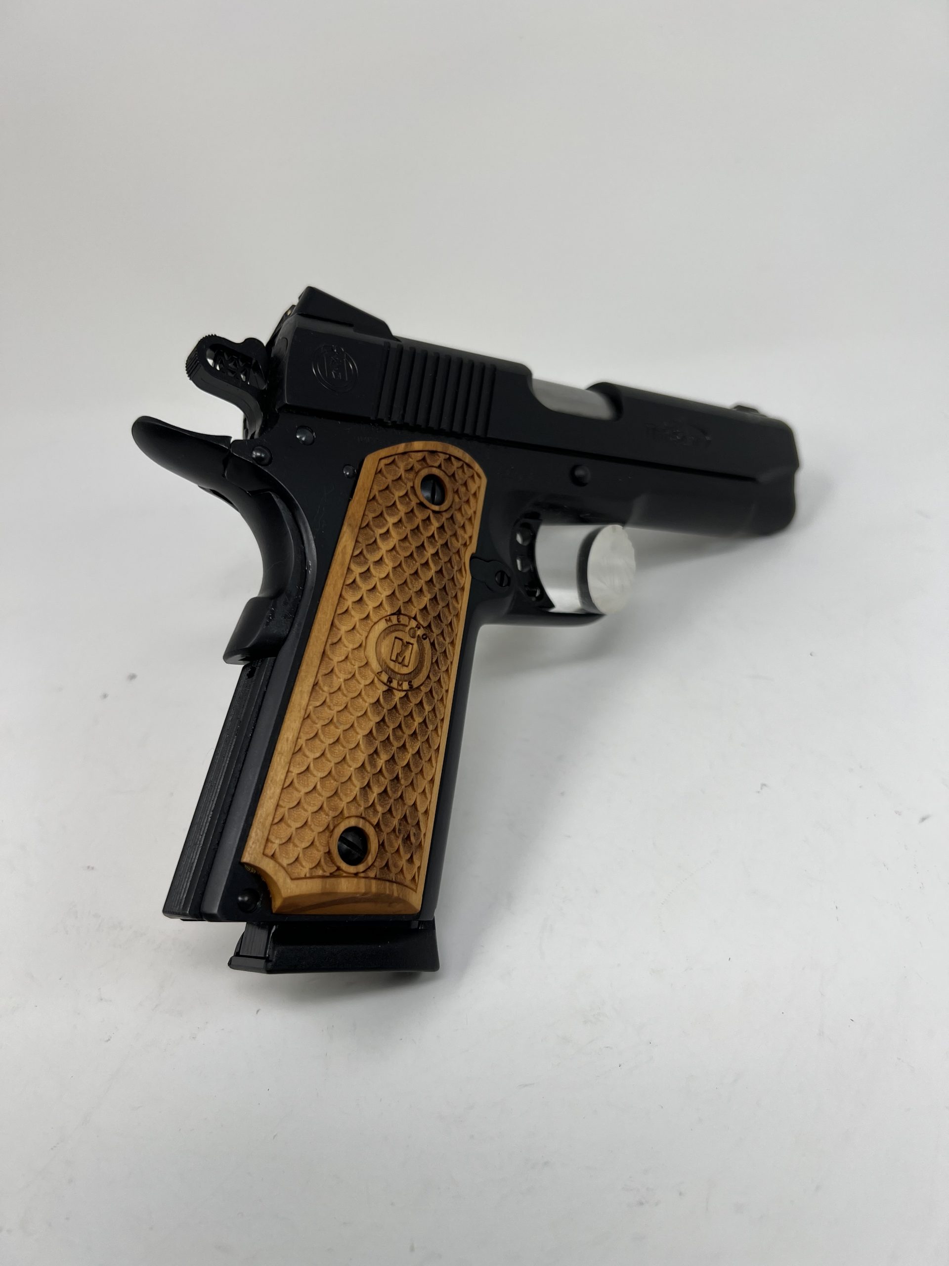 TRISTAR METRO ARMS 1911 AMERICAN CLASSIC COMMANDER 4.25″- WOOD GRIPS ...