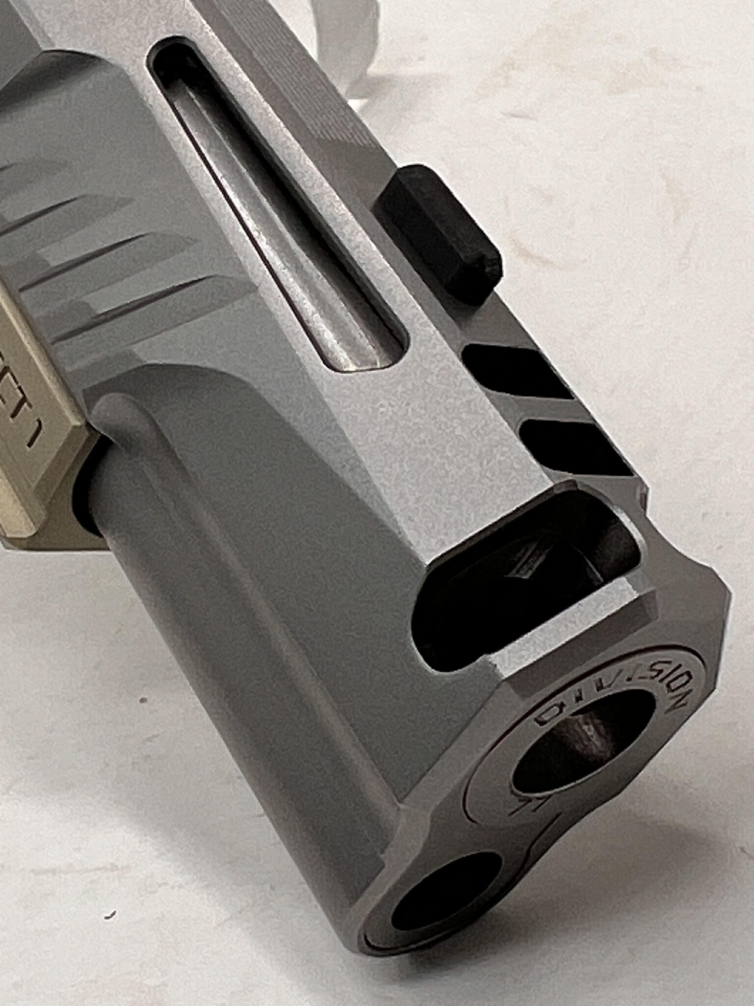 New WILSON COMBAT DIVISION 77 PROJECT 1 GHOST PISTOL – 9MM – SILVER ...